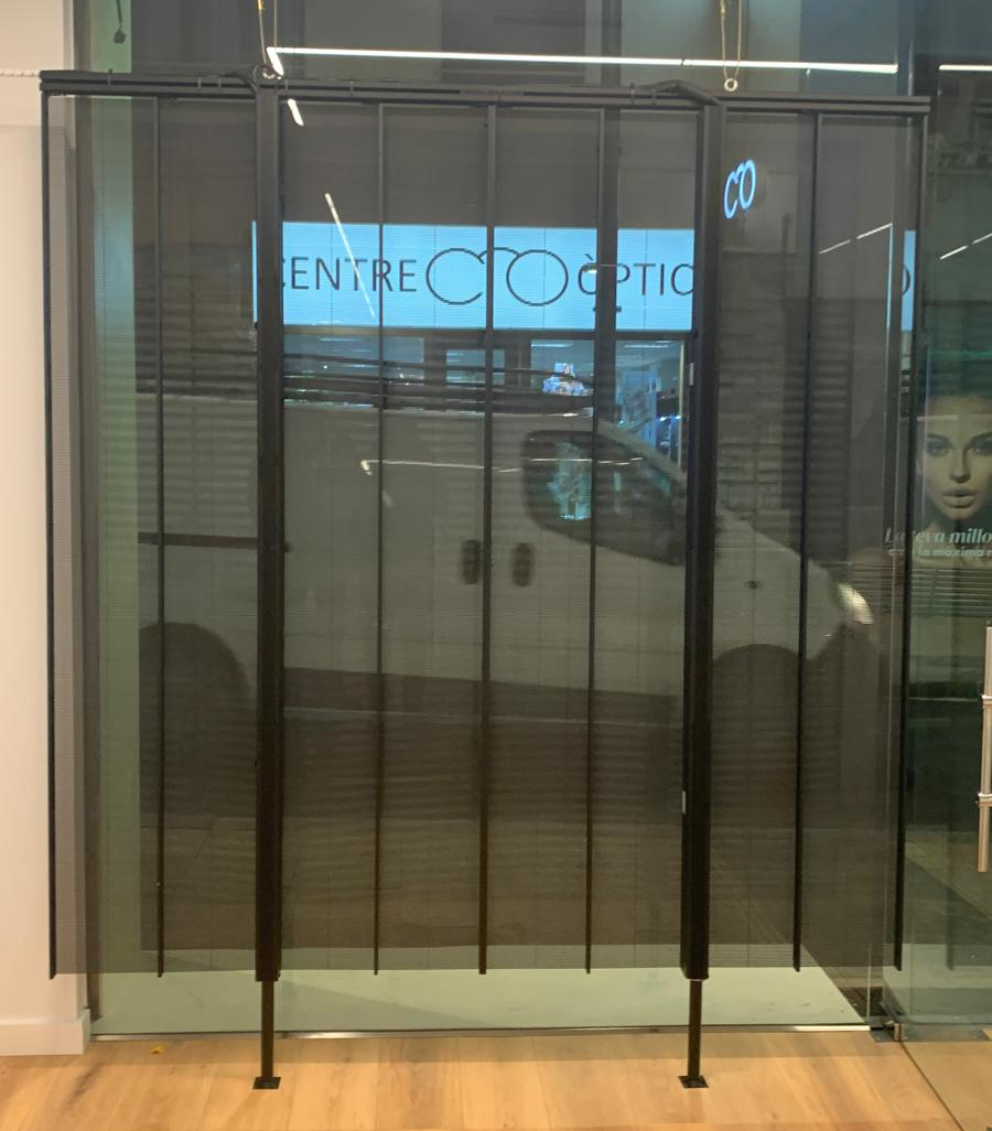 Pantalla LED Transparente para la boutique estética Terra